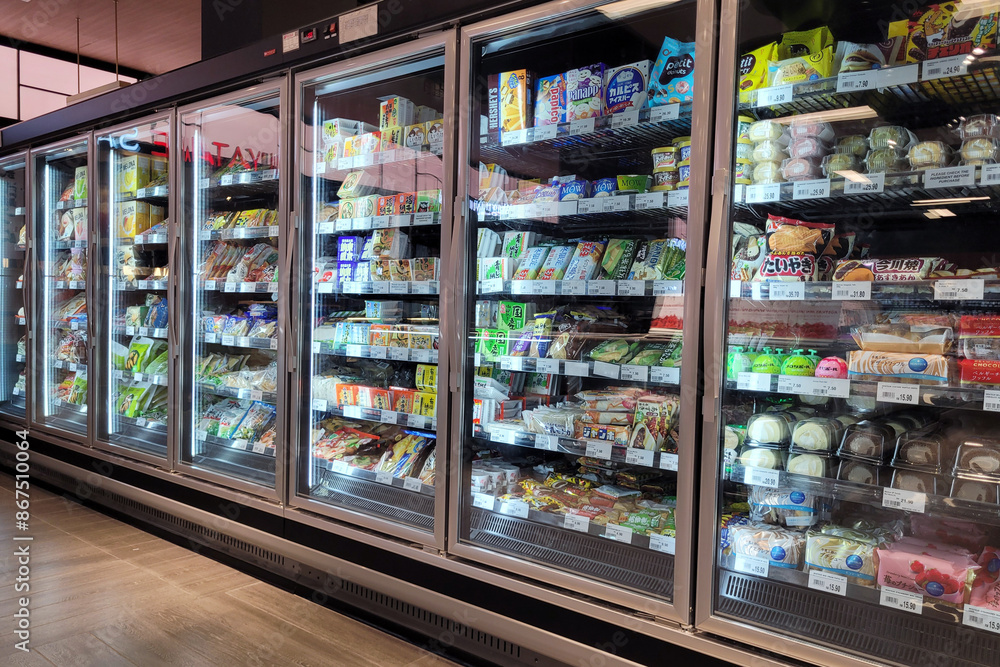 Foto de KL, MALAYSIA - 13 FEB 2024: Interior view of a large ...