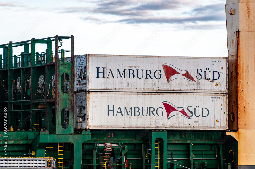Hamburg Sud containers aboard a container ship: on May 28, 2024, in Mar ...
