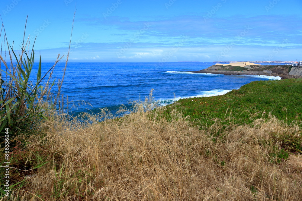 Paisagens e vistas da Costa marítima portuguesa com as suas praias e ...