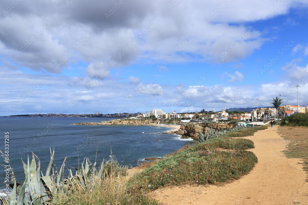 Paisagens e vistas da Costa marítima portuguesa com as suas praias e ...
