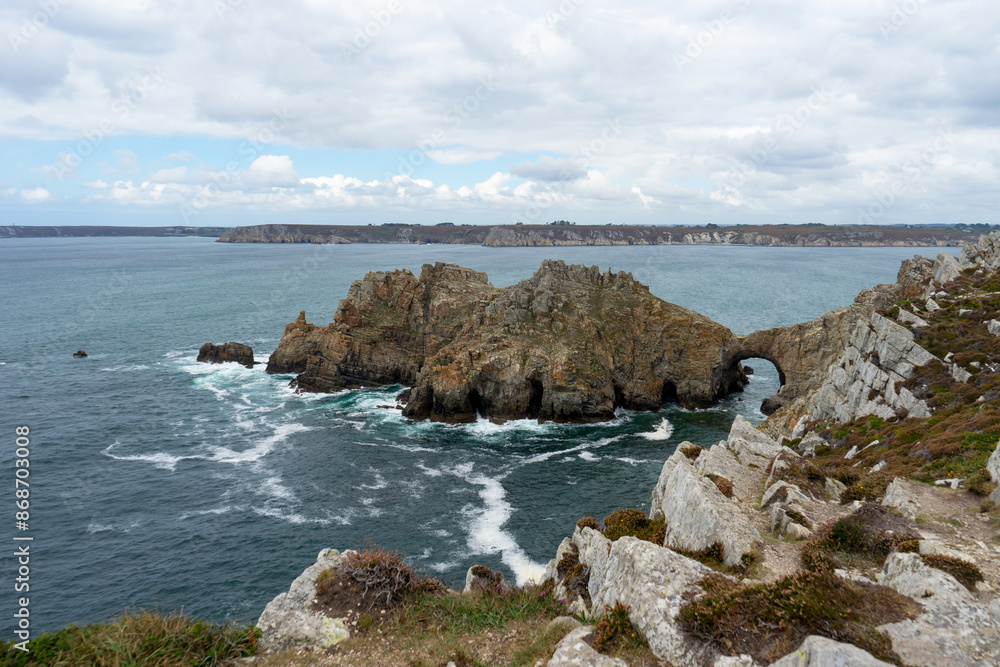 La formation rocheuse de la Pointe de Dinan, sur la presqu'île de ...