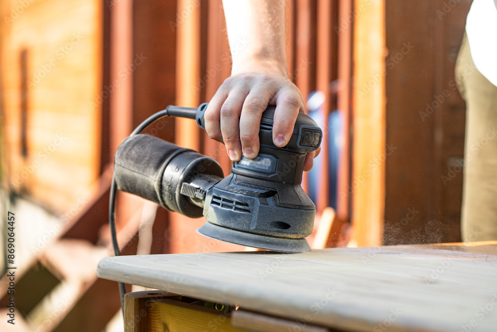 Grinding with an electric wood grinder, restoration of solid wood ...