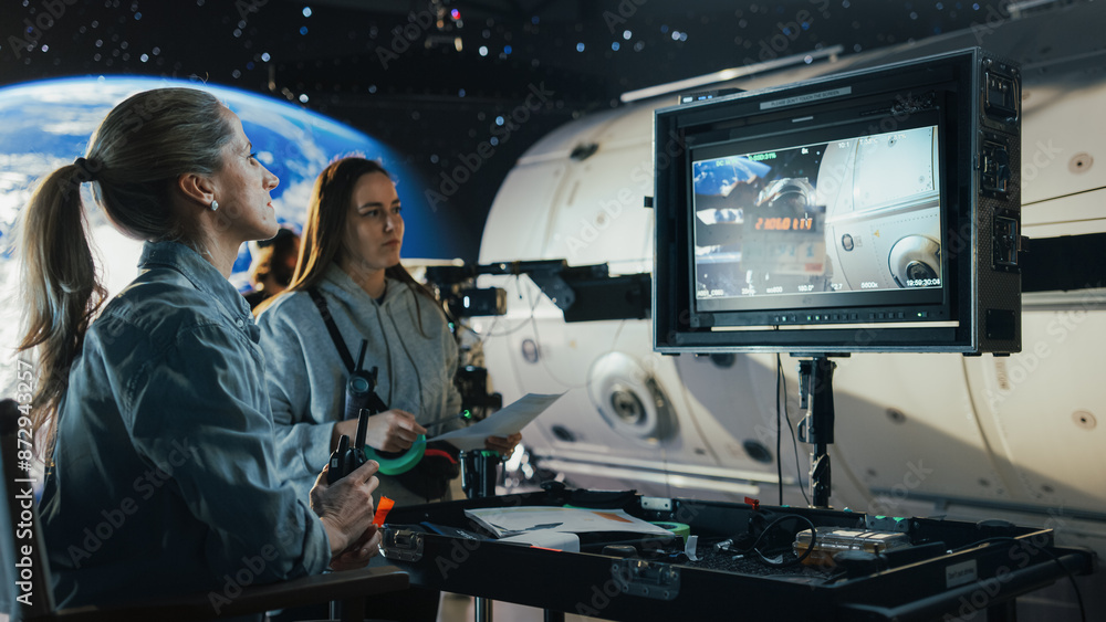 Woman Director Leads a Sci-fi Film Shoot With Astronaut Actor, Using ...