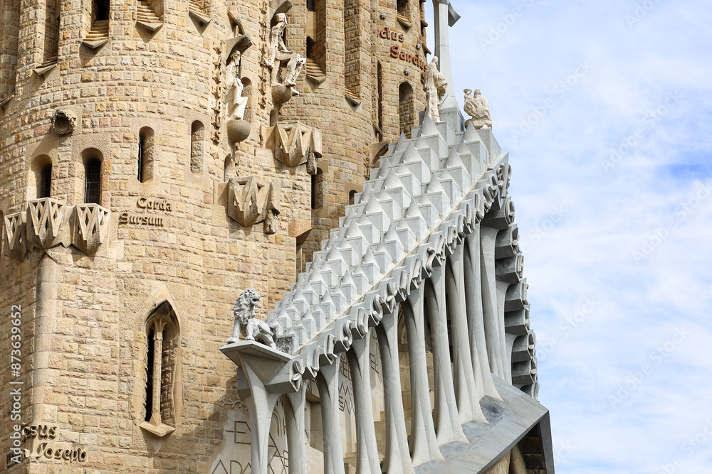 Foto de Side view upper narthex on the passion facade of La Sagrada ...