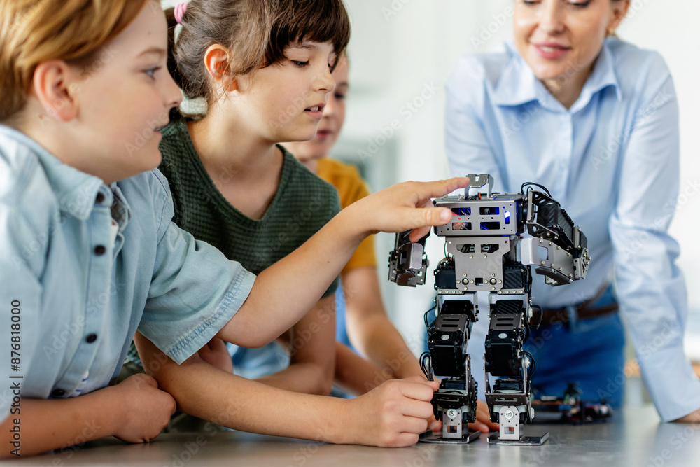 Children learning robotics in Elementary school. Young students ...