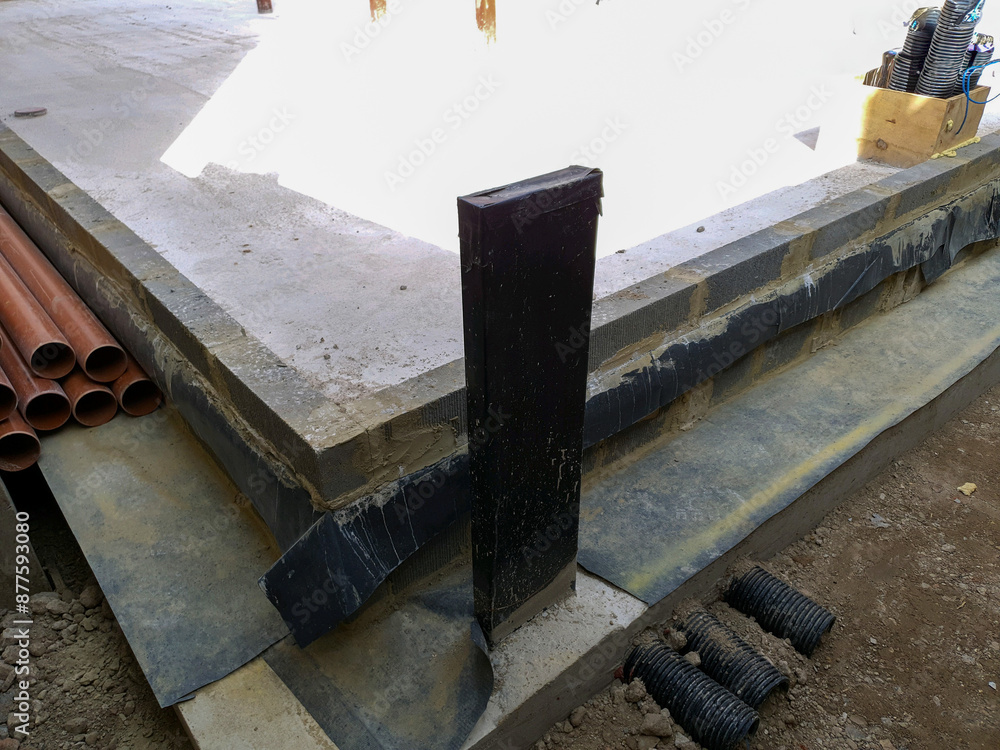 Concrete slab and foundation with blockwork wall, thermal bridging ...