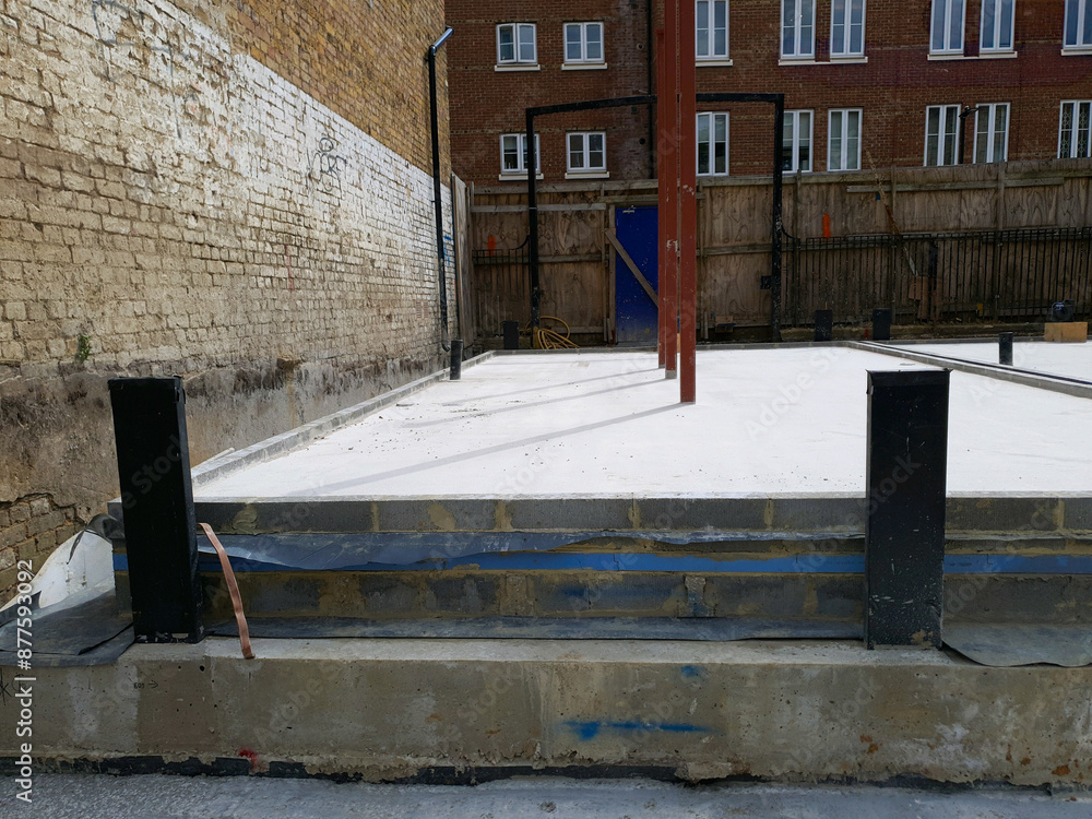 Concrete slab and foundation with blockwork wall, thermal bridging ...