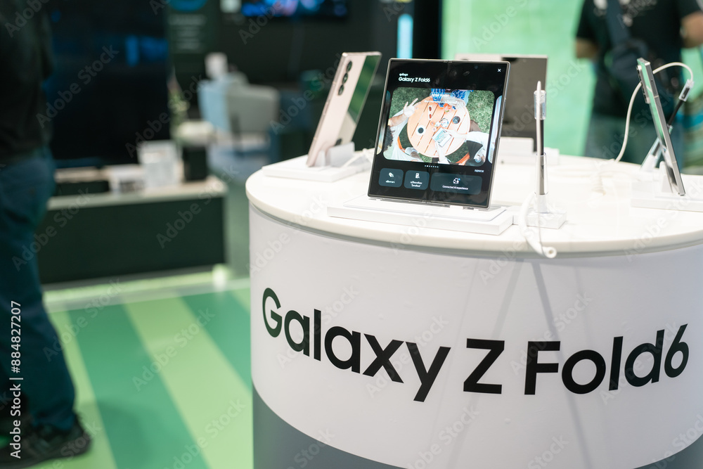 Samsung launch The New Samsung Galaxy Z Fold6, demo display launch at ...