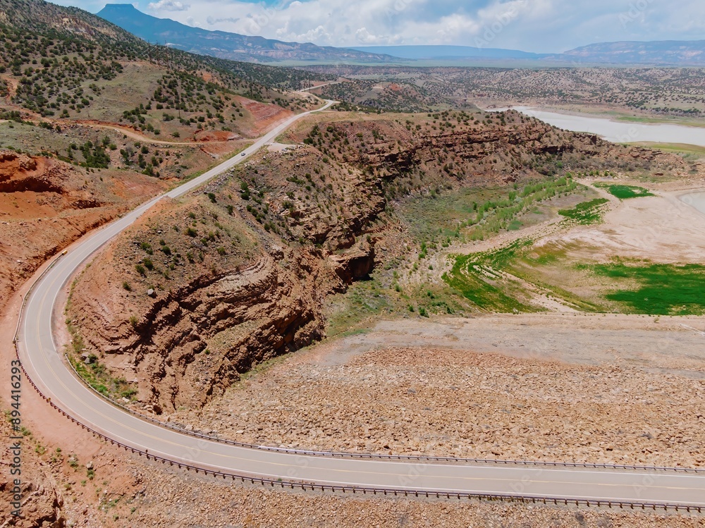 Reservor and dam in the desert at the Abiquiu Reservoir, New Mexico ...