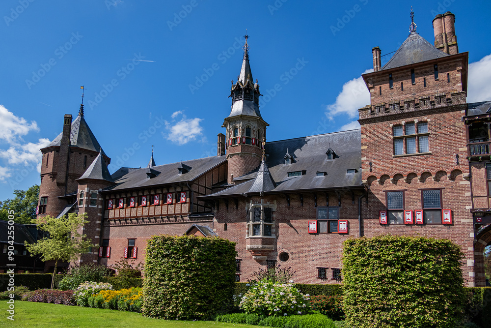Historical De Haar castle (Kasteel de Haar, restored in 1892) near ...