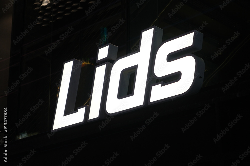 Las Vegas,Nevada,USA-June 17th 2024: Lids brand logo close up Stock ...