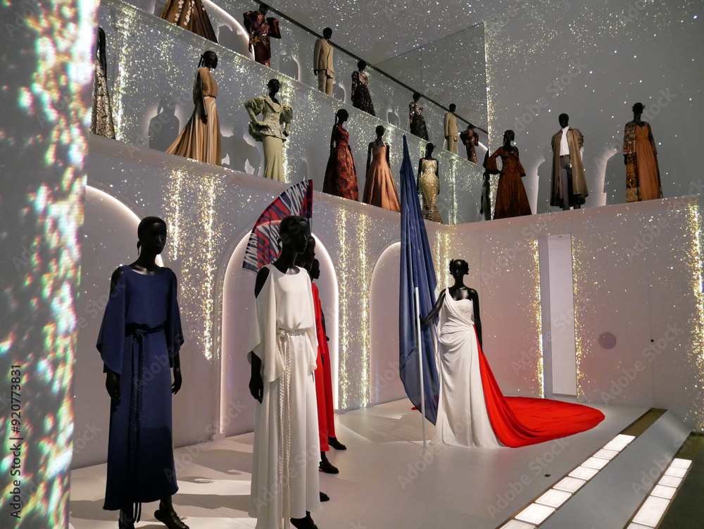 Maria Grazia Chiuri for Christian dior high fashion : special creation ...