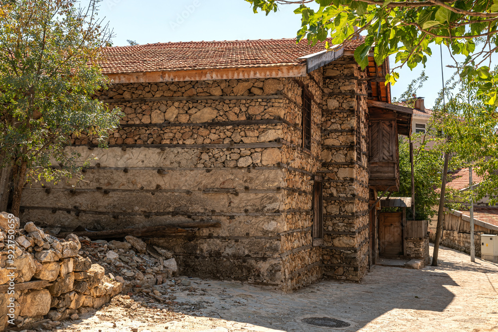 The "buttoned houses" found in the highest districts of Antalya above ...