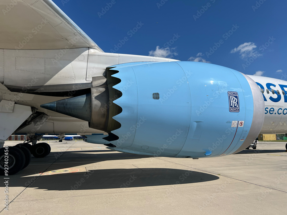 Boeing 787-9 Dreamliner Rolls Royce Trent 1000 Aircraft Jet Engine ...