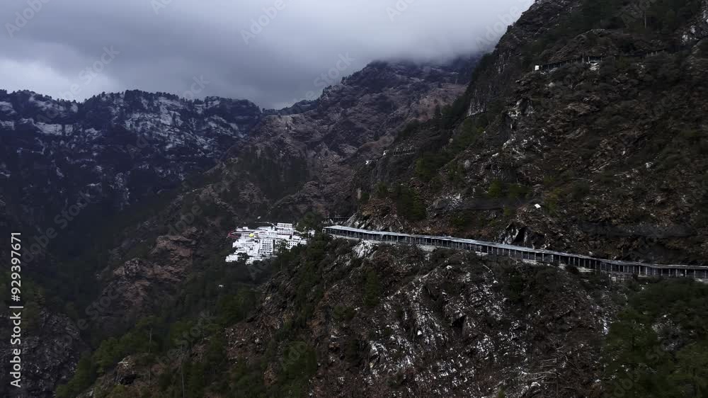 Vaishno Devi Temple | Vaishno Devi Bhavan | Trikuta mountain vídeo do ...