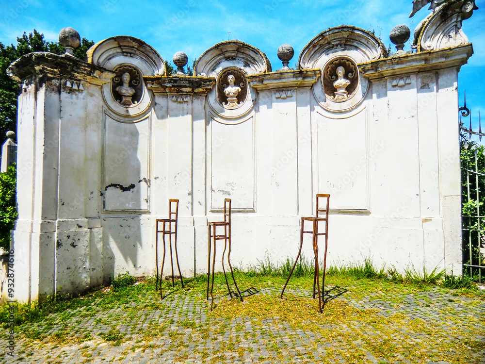 The Italian artist Giuseppe Gallo with his work “Eroi” (heros) at the ...