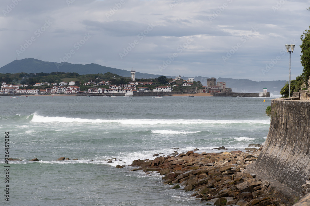 Foto de Ciboure and Fort of Socoa fishing ports on Basque coast, famous ...
