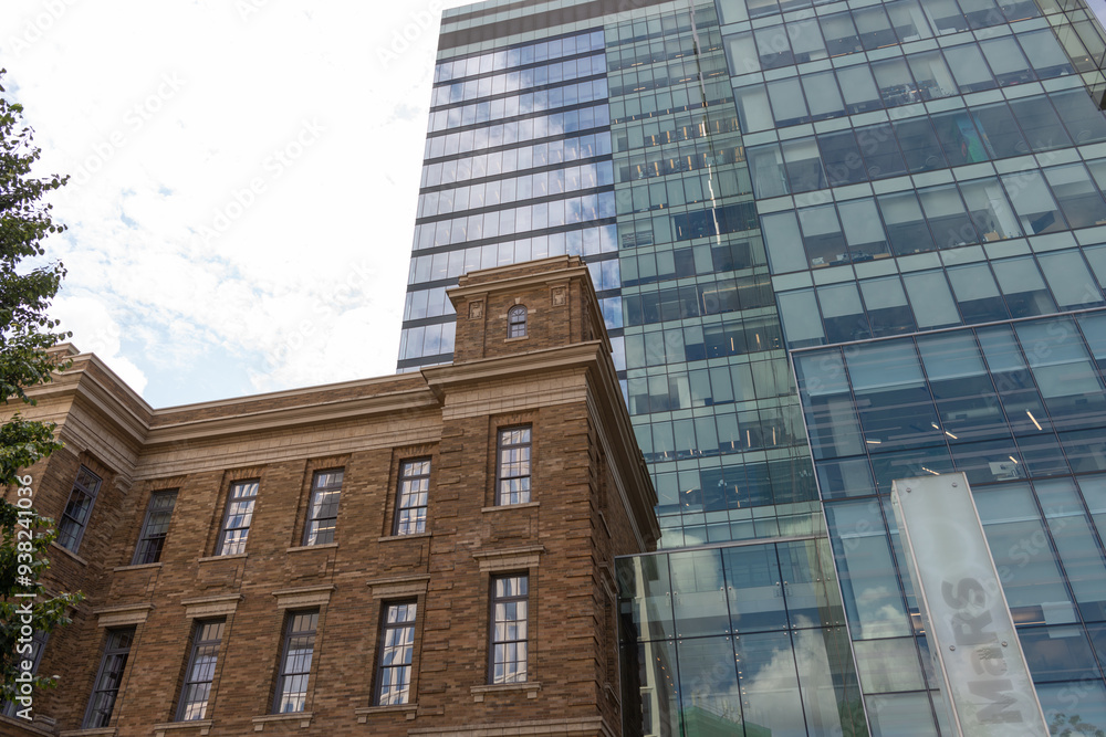 MaRS Discovery District (old structure is College Wing Heritage ...