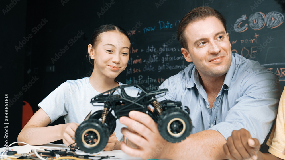 Smart teacher inspect car model construction to diverse student ...