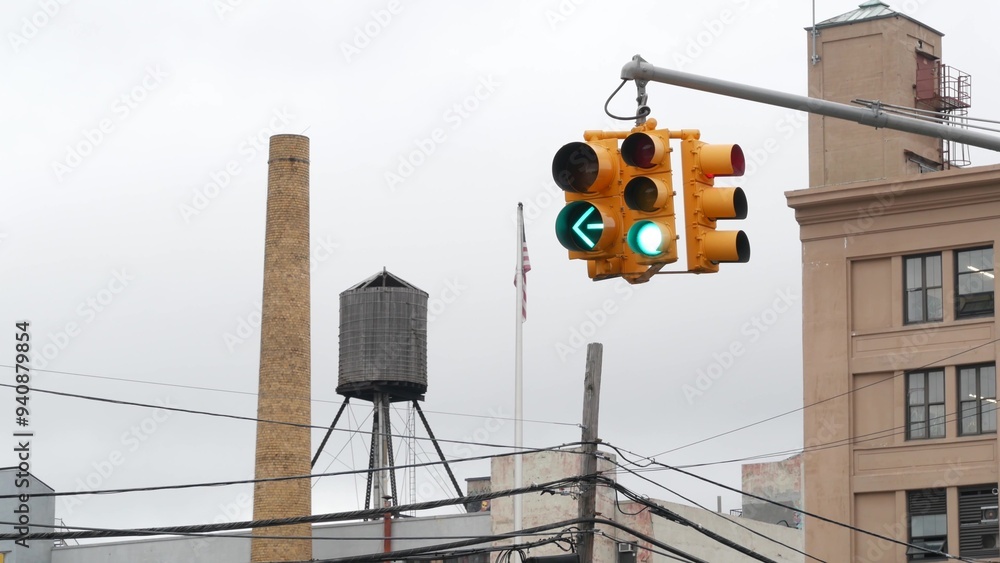 Fotografia do Stock: New York City street crossroad, yellow traffic ...