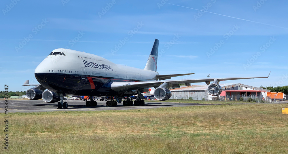 British Airways Boeing 747 Landor Retro Livery G-BNLY in Storage at ...