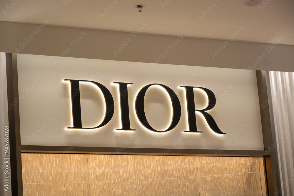 The development history of Dior brand in China market can be traced ...