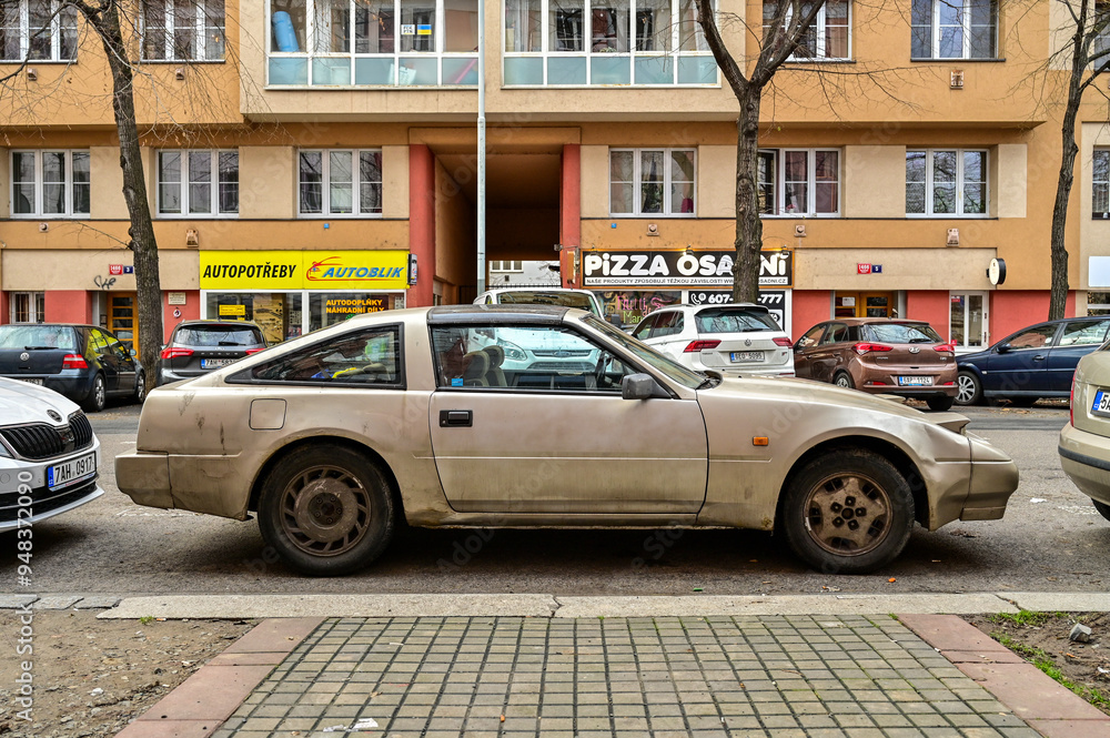 old Nissan 300ZX, Datsun 300XZ sports car, 1st generation (Z31, 1983 ...