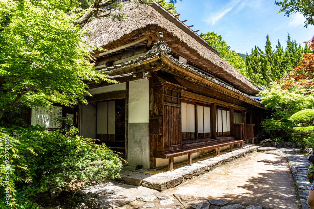 Heike Yashiki Museum of Folklore, thatched-roof traditional warehouse ...