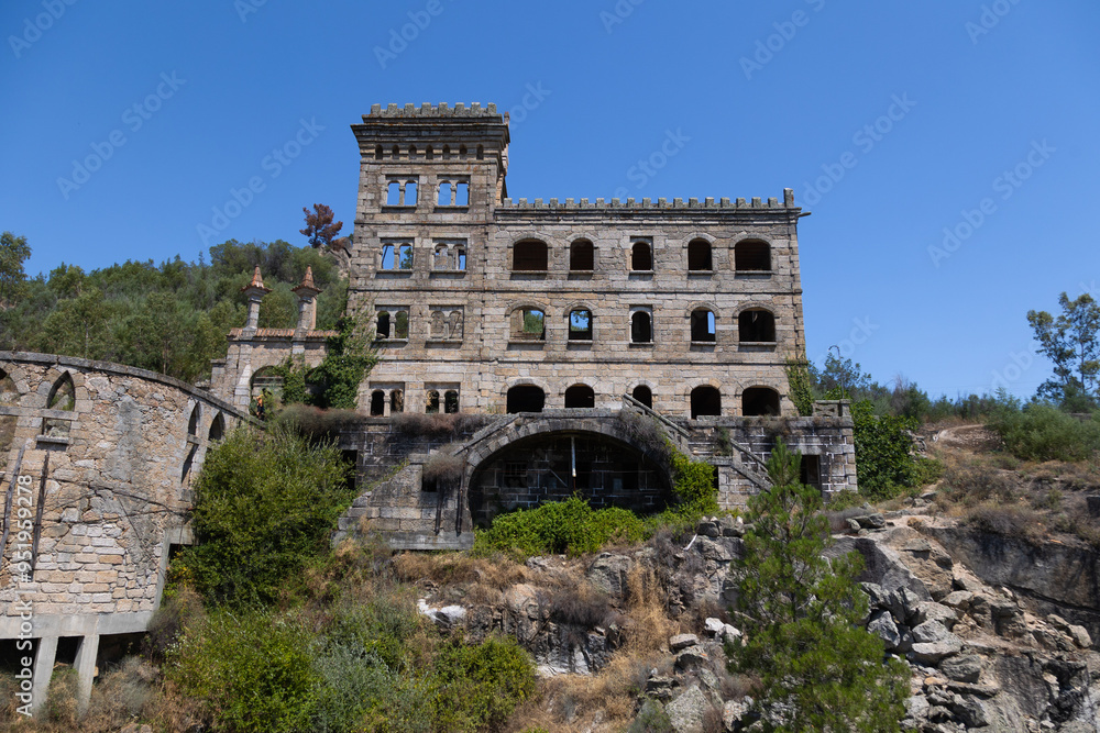 Abandoned Termas Rádium (Hotel Serra da Pena) ruins in Sortelha ...