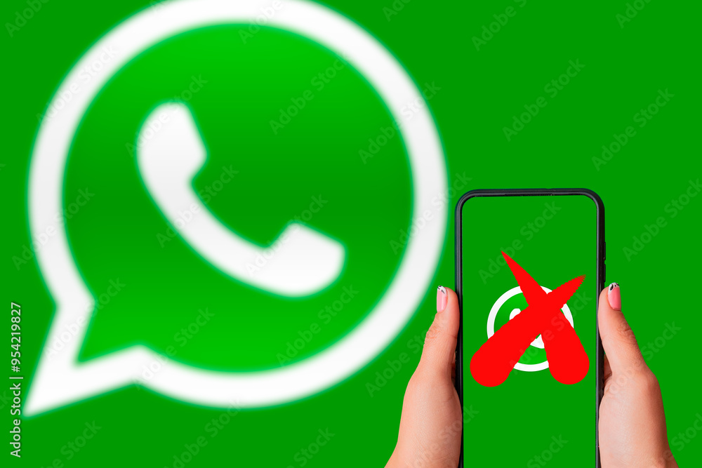 In this illustrative photo you can see the crossed out Whatsapp logo ...