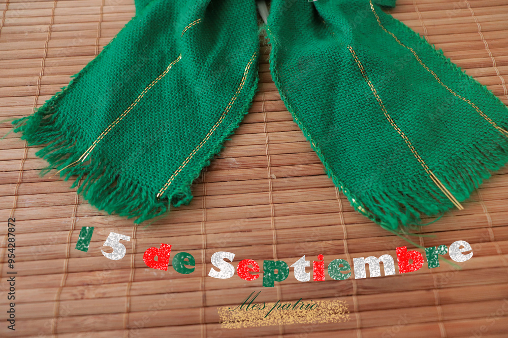 Foto de Green Mexican bow to celebrate the national holidays on ...