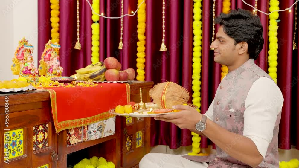 Indian Man Doing Pooja of Ganesh Ji and Laxmi Ji on Diwali Festival 素材庫 ...