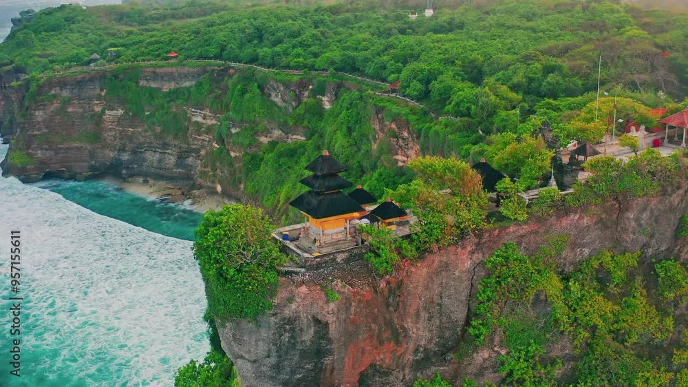 Bali's Most Iconic Landmark and popular tourist attraction Uluwatu ...