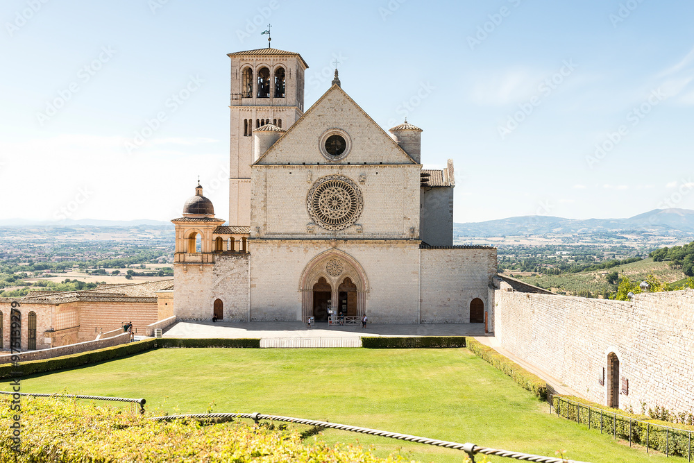 Religious Architecture of The Basilica of Saint Francis of Assisi ...