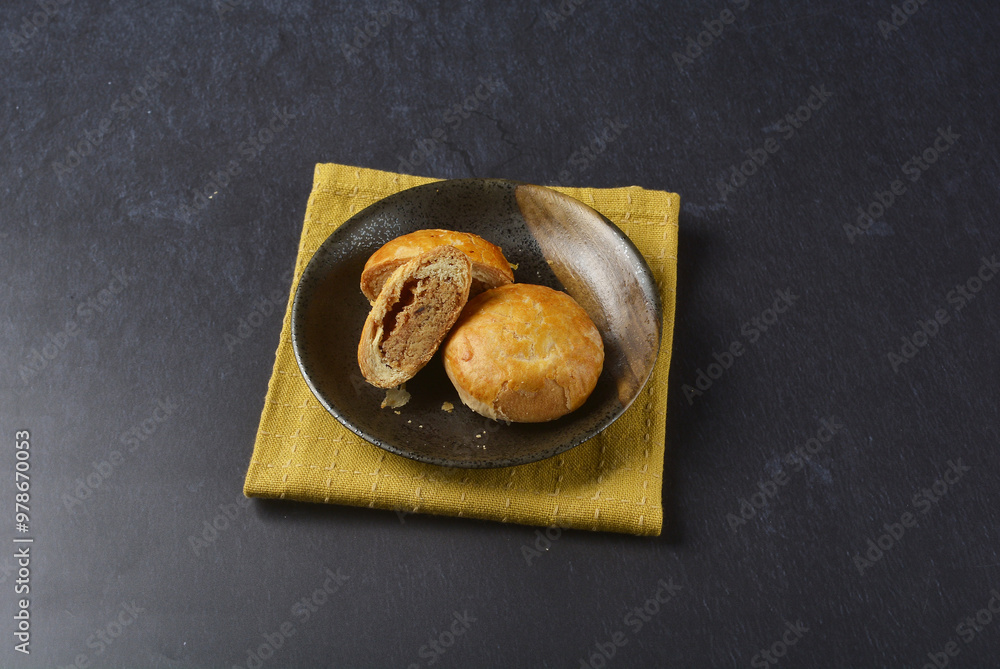 traditional baked teo chew chinese golden yellow mooncake lotus paste ...