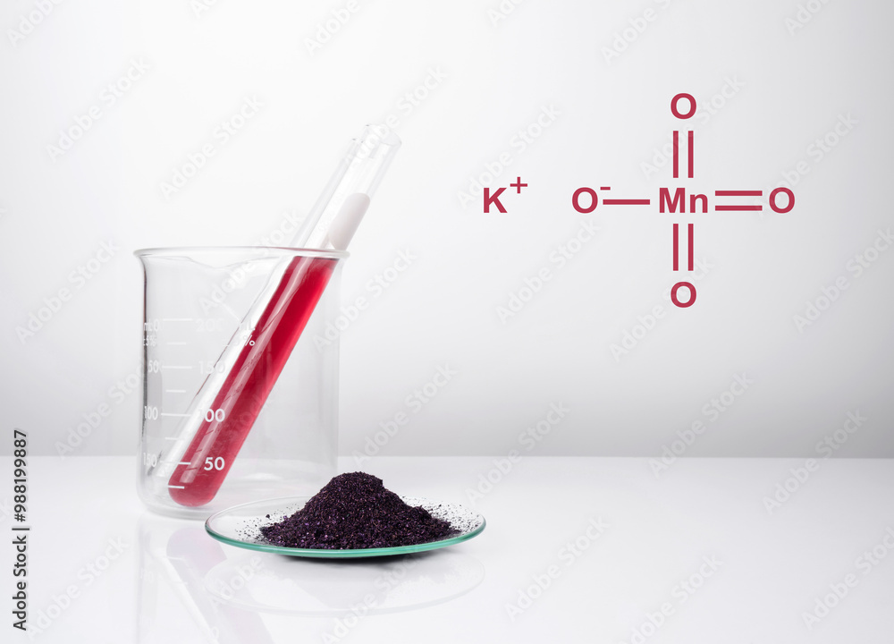Foto de Potassium permanganate (KMnO4) with chemical structure, a ...