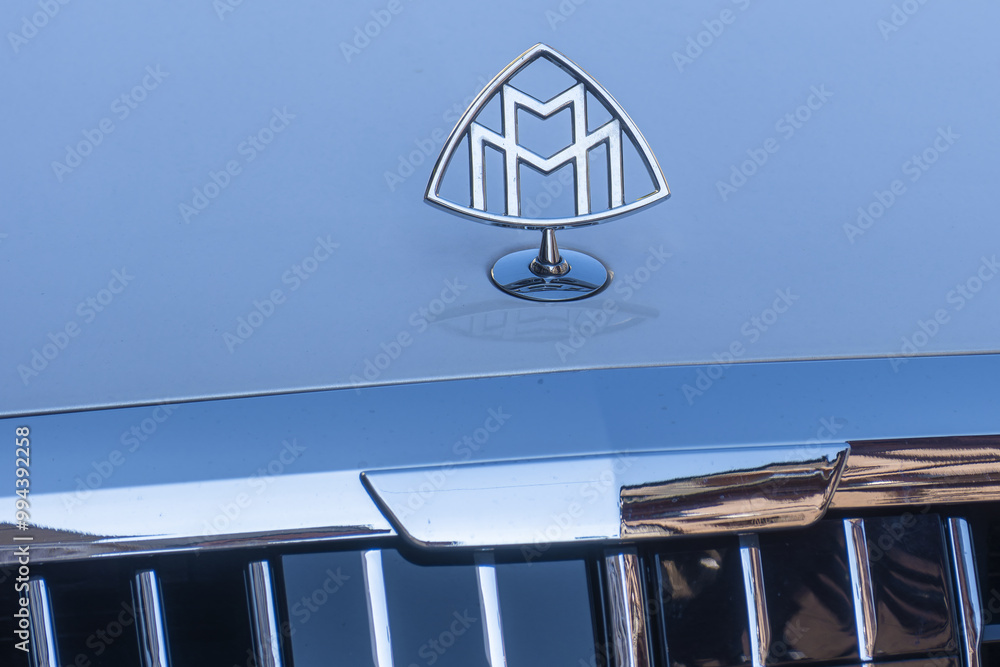 Maybach Motorenbau a sub-brand of Mercedes-Benz on the ultra-luxurious ...