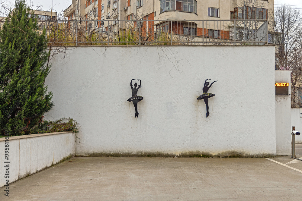 Ballet Dancer Sculptures at Wall National Theatre Ballet în Craiova ...