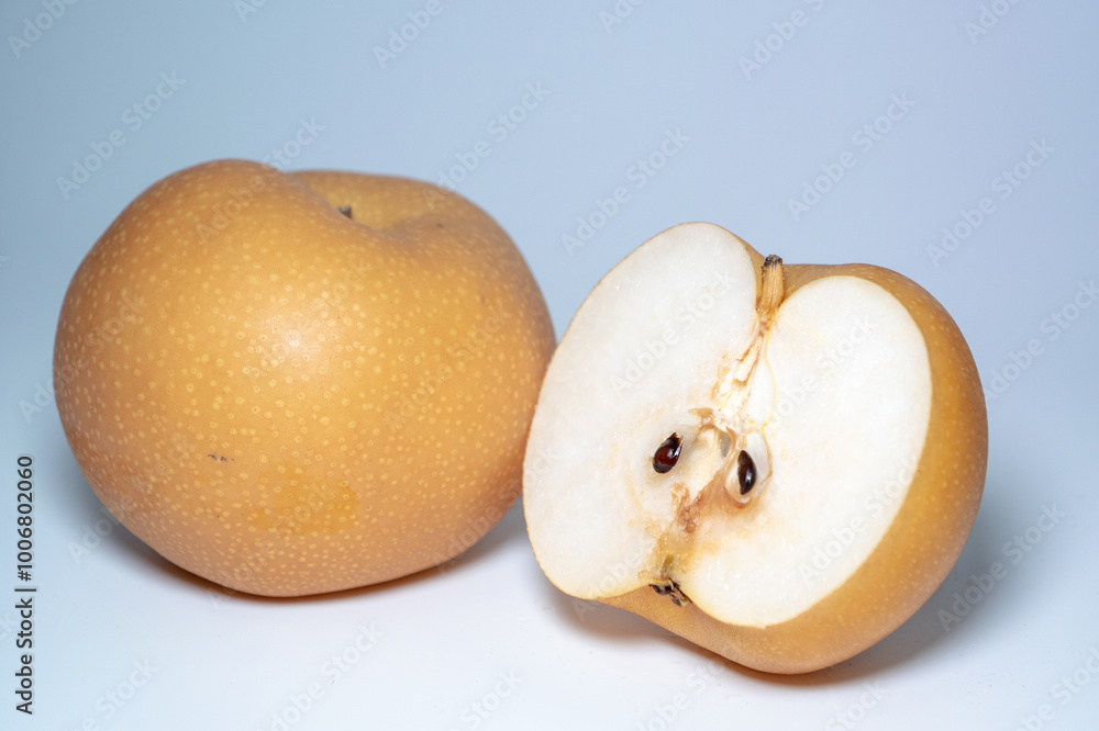 Pyrus pyrifolia is a species of pear tree native to southern China and ...
