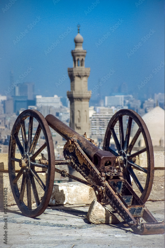 Póster Gescanntes historisches Foto einer auf die Altstadt von Kairo ...