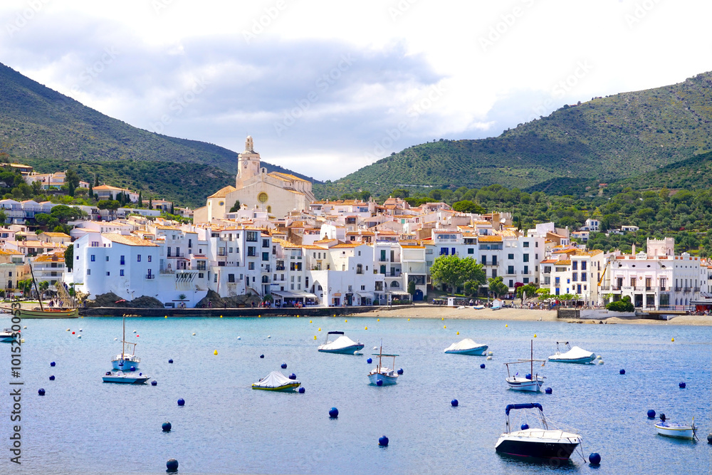Santa Maria de Cadaqués church and other white houses of the beautiful ...
