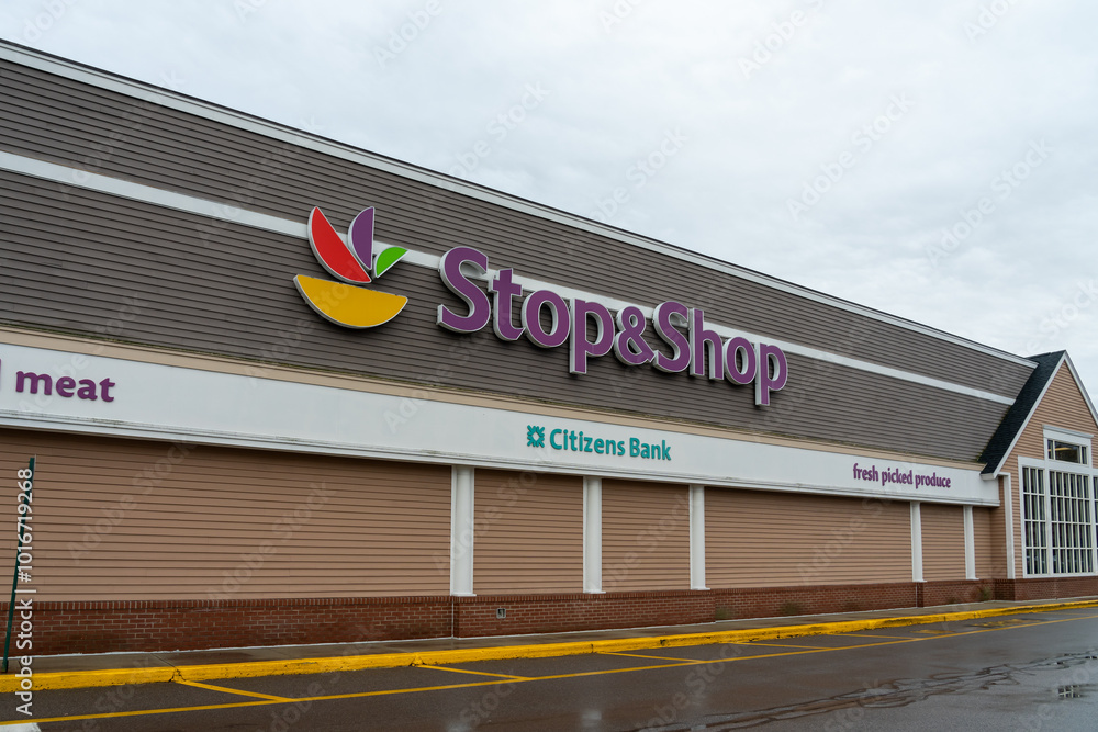 Massachusetts, USA - November 9, 2023: A Stop and Shop store in ...