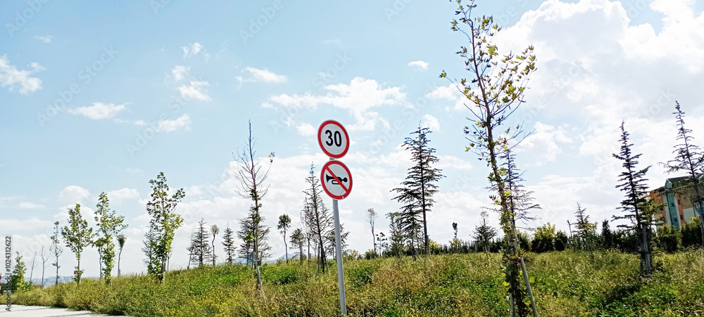 No horn sign. keep silence, don't honk car icon. stop honking vector ...