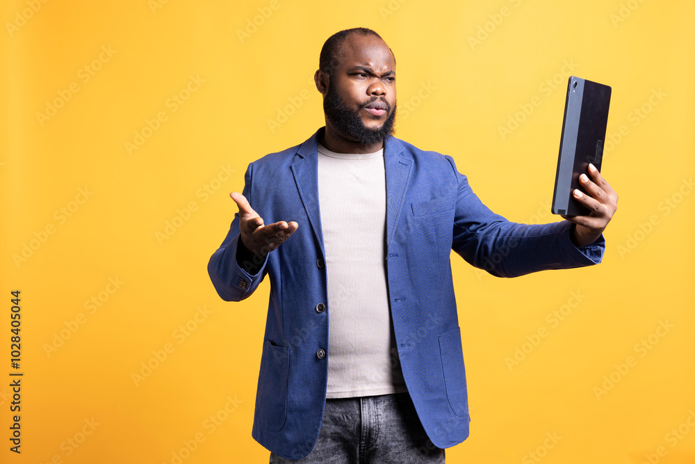 Offended man fighting with friends after receiving affronts during ...