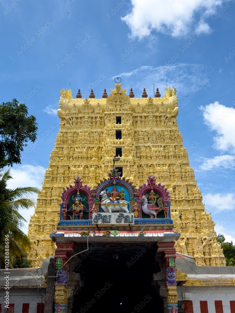 Gateway tower of the Thanumalayan Temple, also called Sthanumalayan ...
