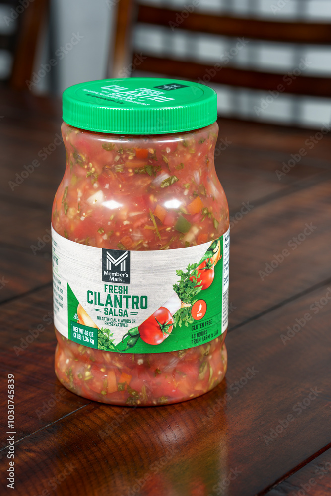 Sams Club Members Mark fresh cilantro salsa 48 oz retail container ...