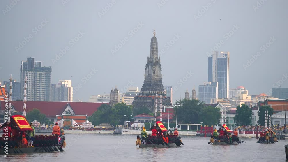 The royal barge procession at Wat Arun is an ancient ceremony using The ...