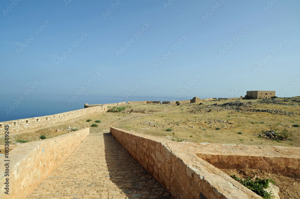 La rampe du semi-bastion Saint-Luc de la forteresse de Réthymnon en ...