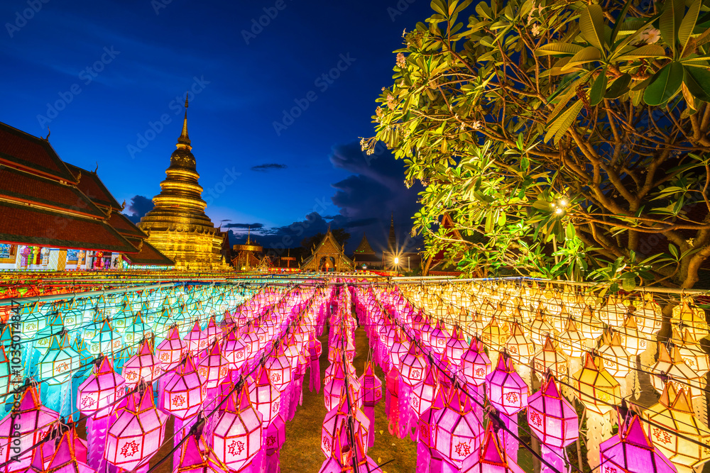 Beautiful Lanna lamp lantern are northern thai style lanterns in Loi ...