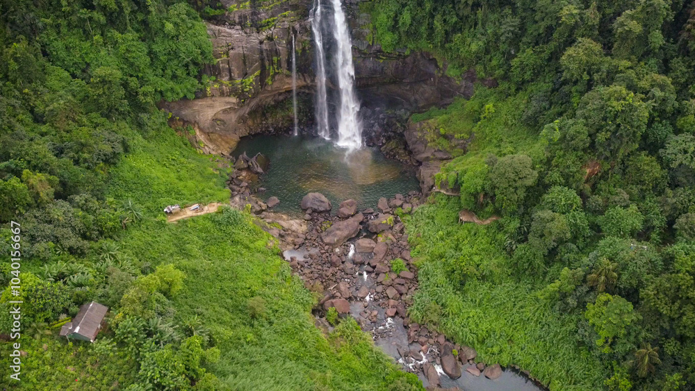 Aberdeen Falls is a picturesque 98 m high waterfall on the Kehelgamu ...